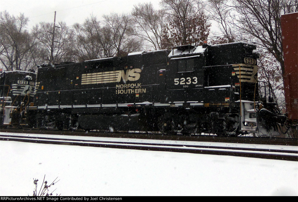 NS 5233